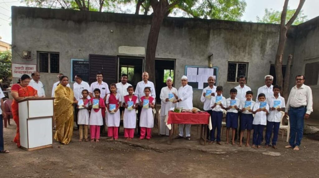 शिक्षक उद्याचा सक्षम नागरिक घडवण्याचे कार्य ; आमदार शिरीष चौधरी ...