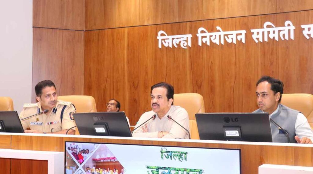 लोकाभिमुख आणि गतिमान प्रशासनासाठी सर्व विभागांनी ई-ऑफिसचा अवलंब करावा ...