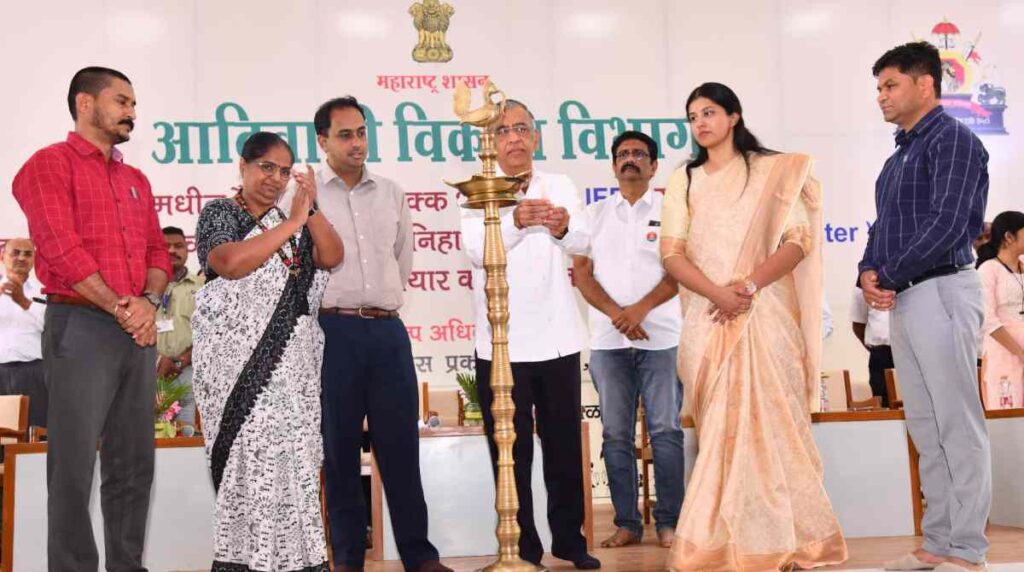 सामूहिक शेतीला तंत्राची जोड देऊन जंगल समृद्ध करू - जिल्हाधिकारी आयुष ...