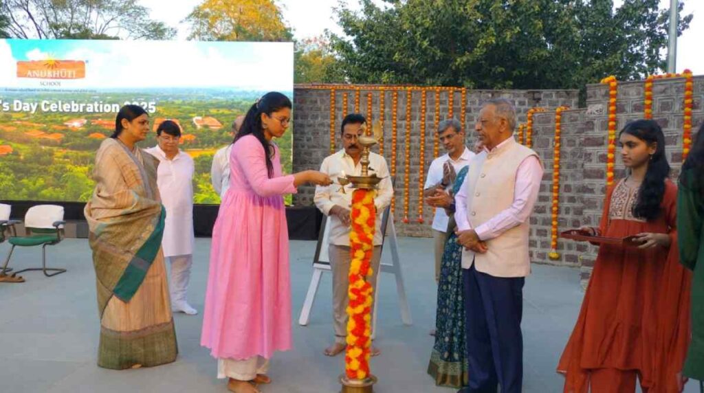 अनुभूती निवासी स्कूलचा 'फाउंडर्स डे' उत्साहात संपन्न - JALGAON VRUTTA ...